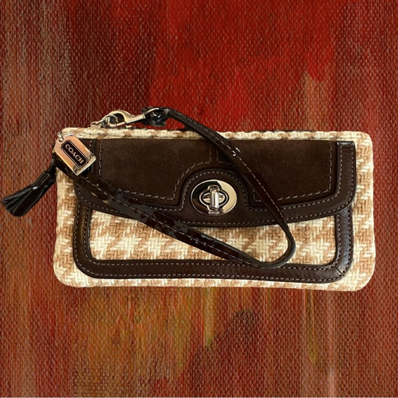 Coach | Bags | Coach Vintage Houndstooth Wool Wristlet | Poshmark